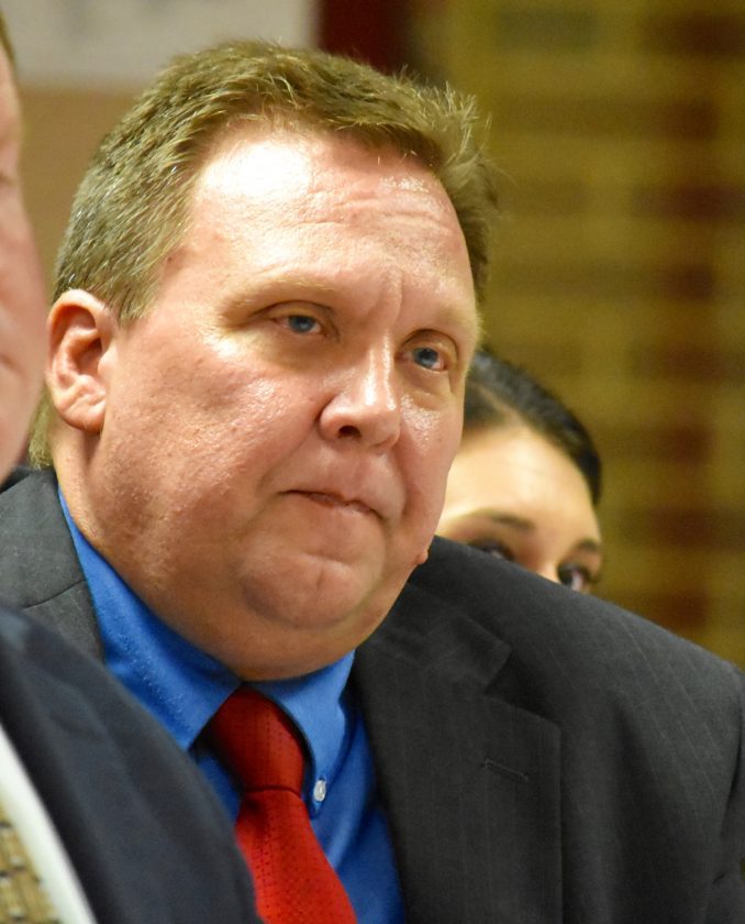 School board agrees on Apple settlement | News, Sports, Jobs - The Sentinel